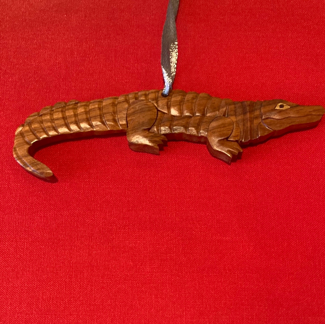 Wooden alligator ornament – Alligator King